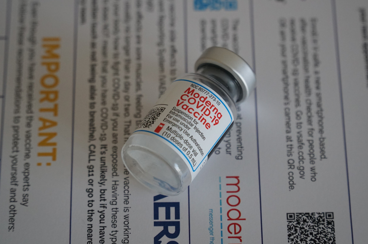 SM-102 nije otrovni sastojak Moderna vakcine - Istinomer